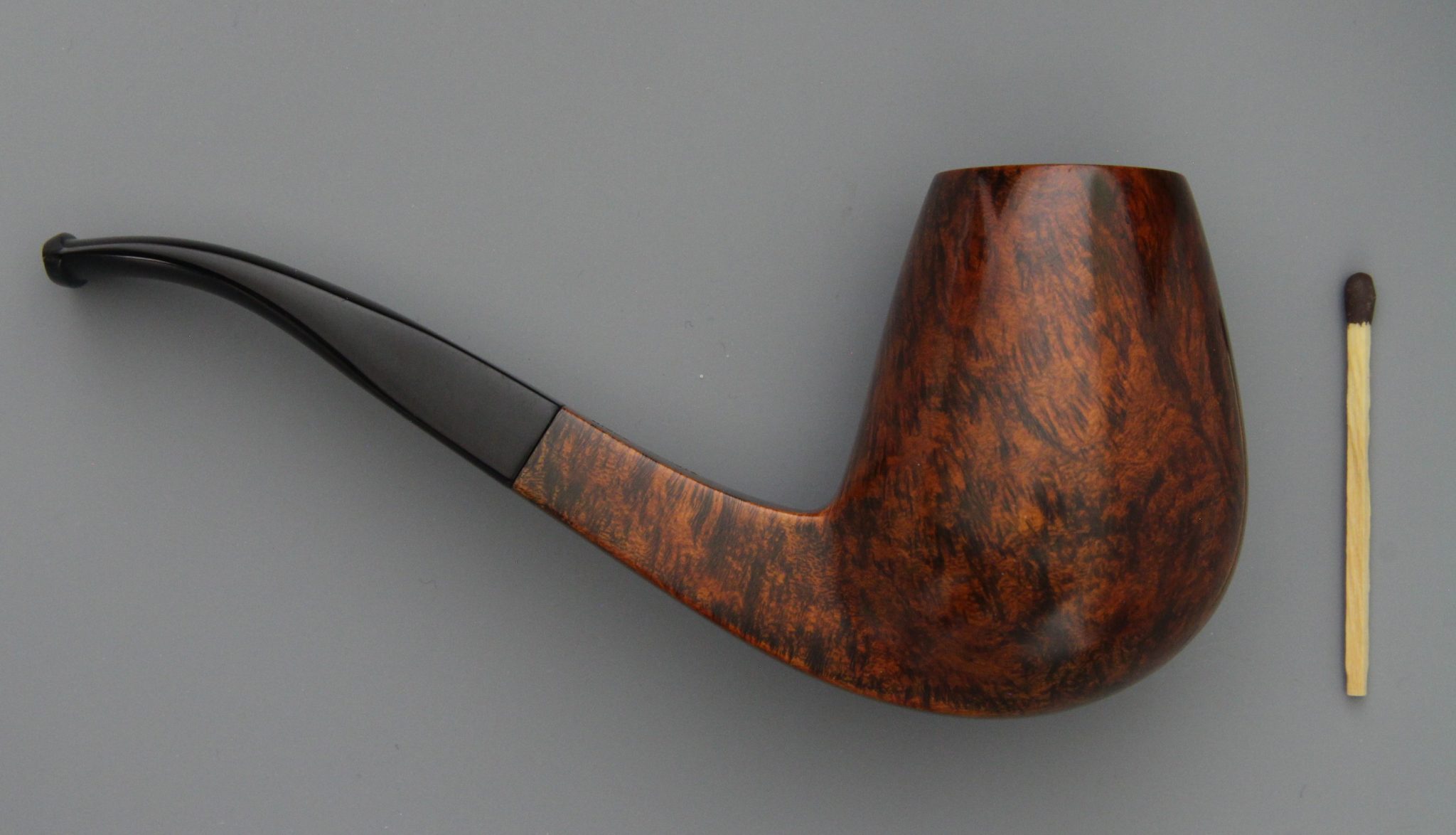 W.Ø Larsen handmade pipe straight grain pipe - pipeshop New Old Stock